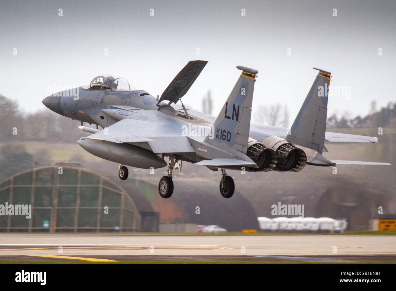 F-15C Eagle Landing Stock Photo - Alamy