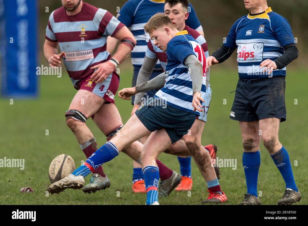 Sport rugby league kicking hi-res stock photography and images - Alamy