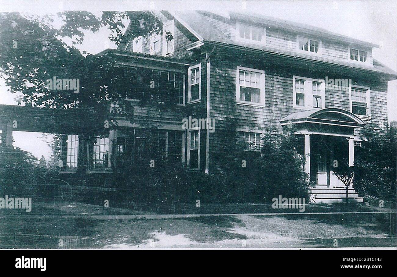 Full Facade of the Tracy S. Lewis House Stock Photo - Alamy