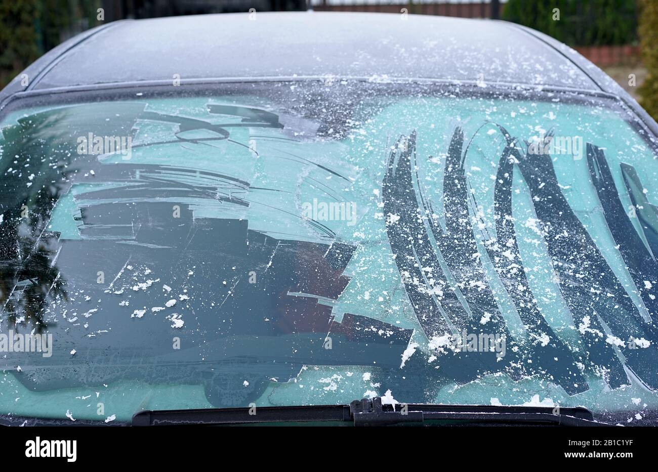 Scraping ice and windshield hi-res stock photography and images - Alamy