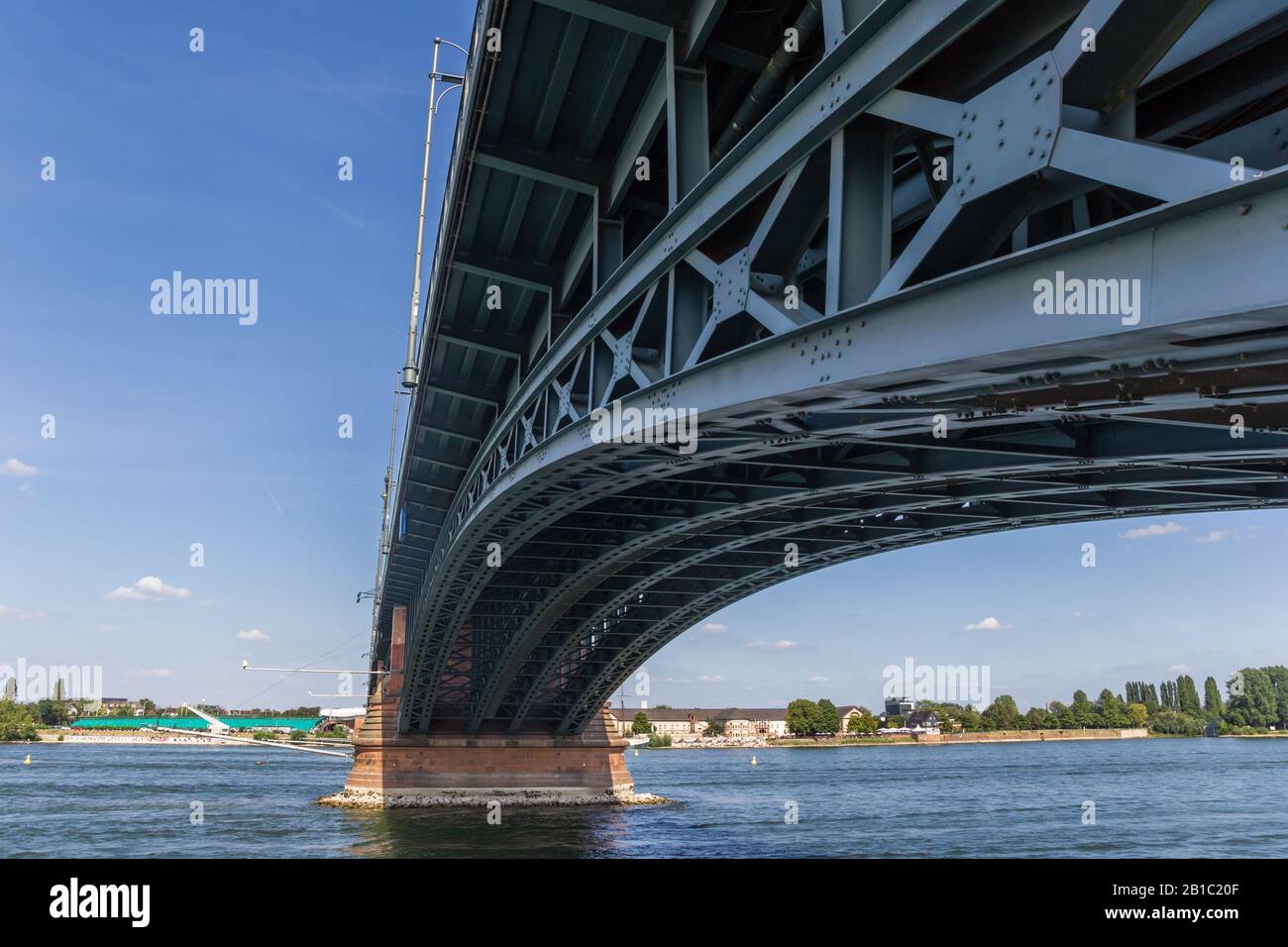 Steel bridge over the river Rhine in Mainz, Germany Stock Photo - Alamy
