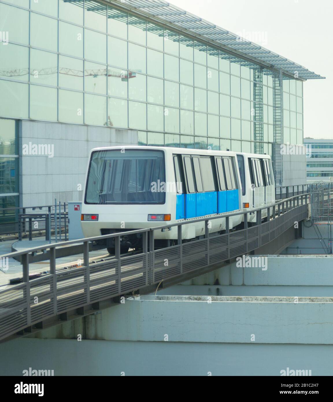 Railroad passenger terminal tracks hi-res stock photography and images ...