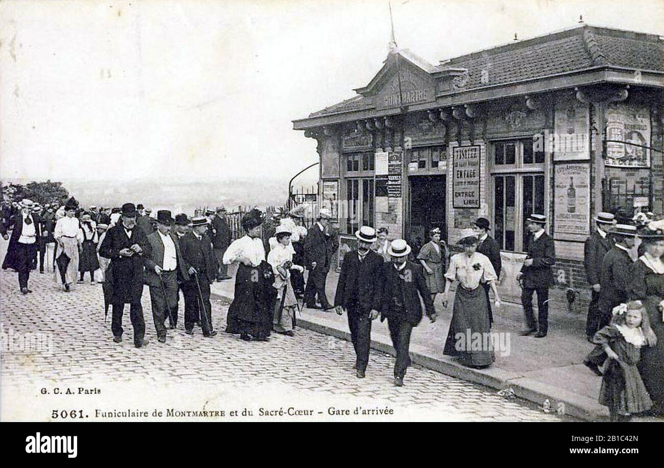 Funiculaire de Montmartre et du Sacre-Coeur - Gare d'arrivee Stock ...