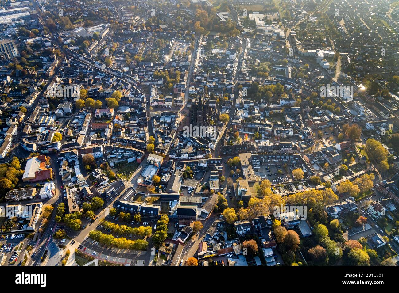 Inner city view hi-res stock photography and images - Alamy