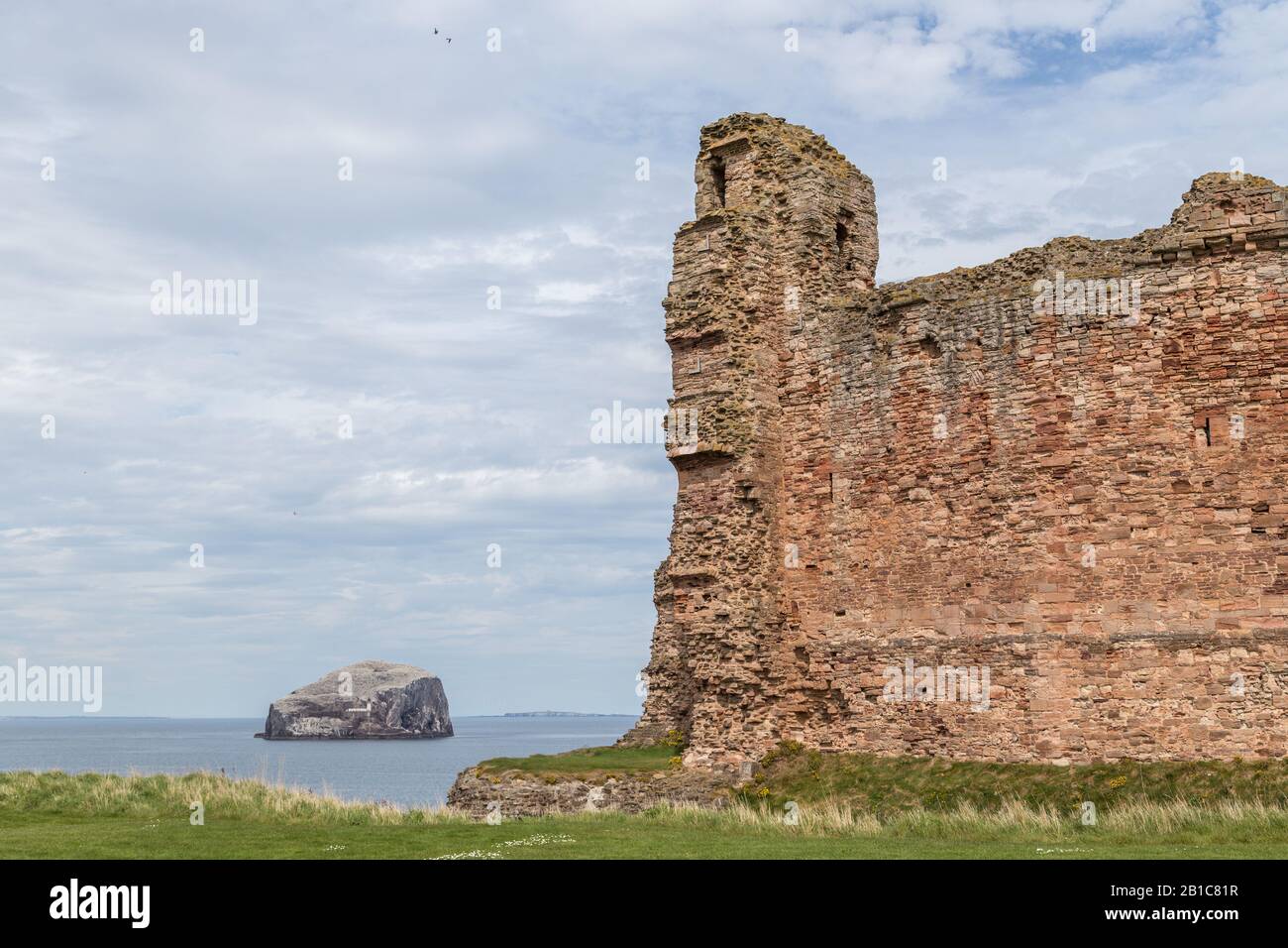 14th century fortress hi-res stock photography and images - Alamy