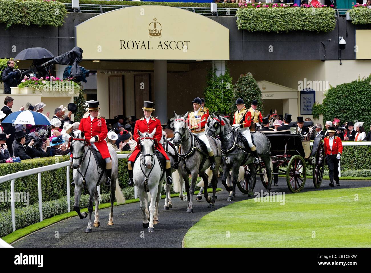 Royal family ascot hi-res stock photography and images - Alamy