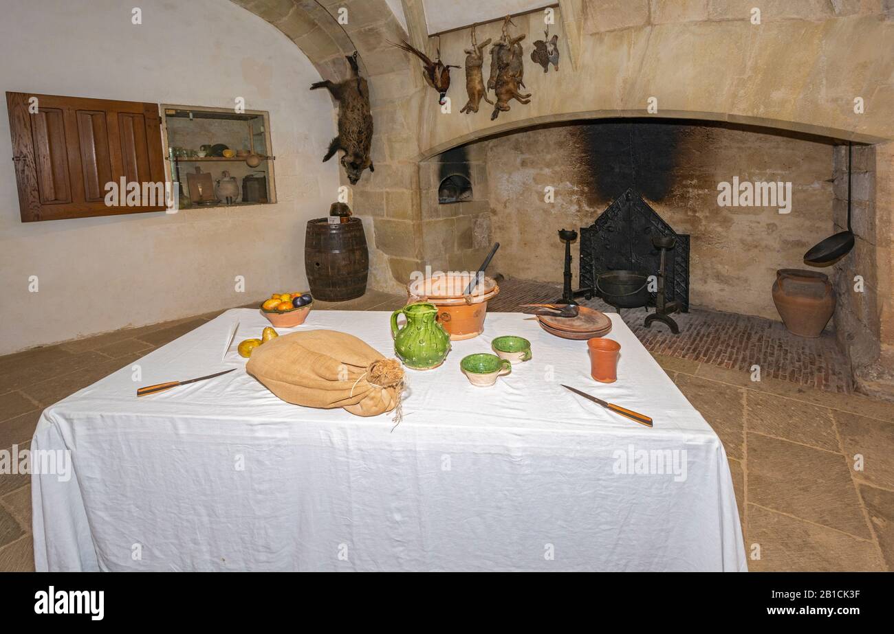 Medieval kitchen hi-res stock photography and images - Alamy
