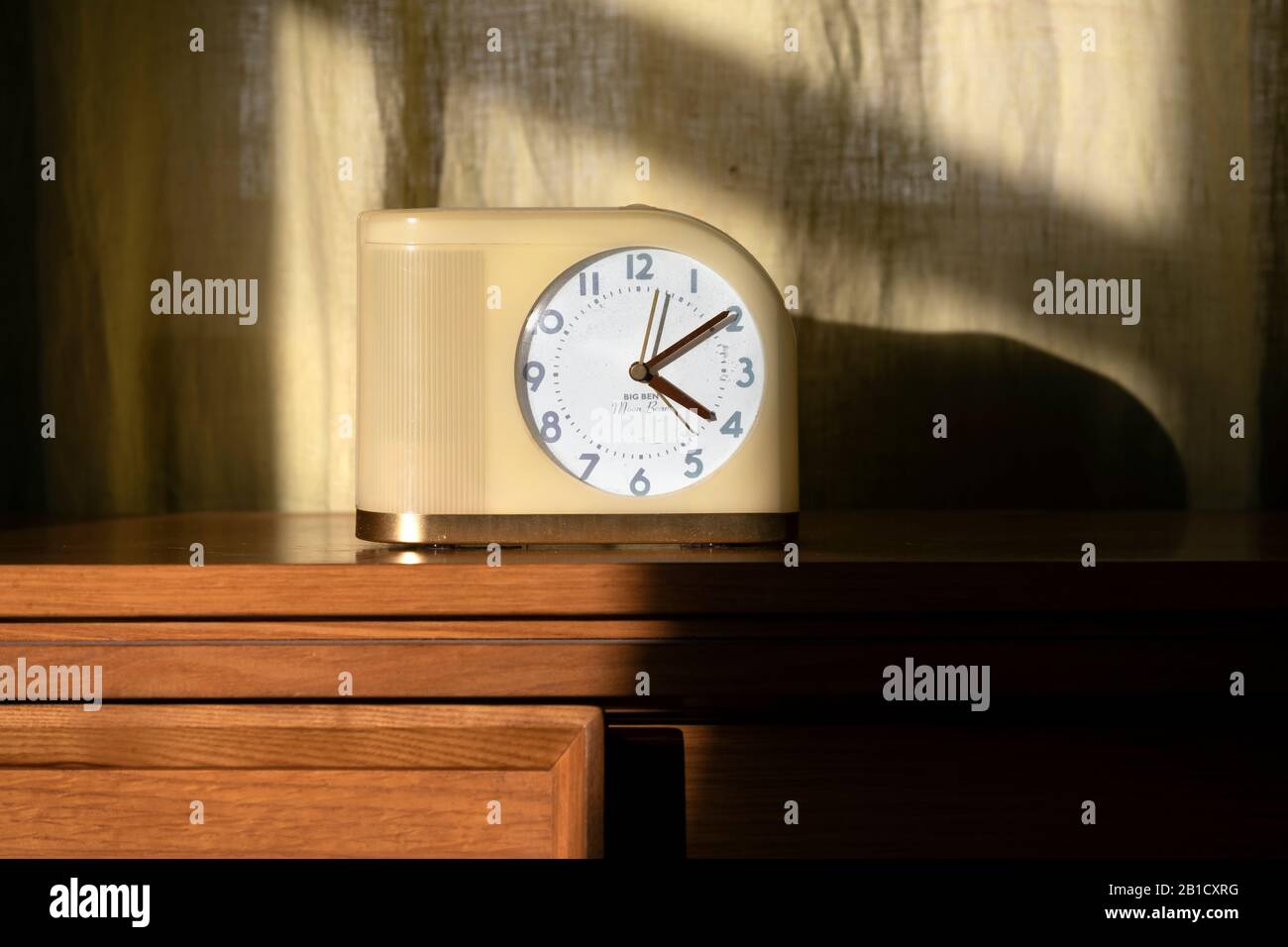 Cabinet clock hi-res stock photography and images - Alamy
