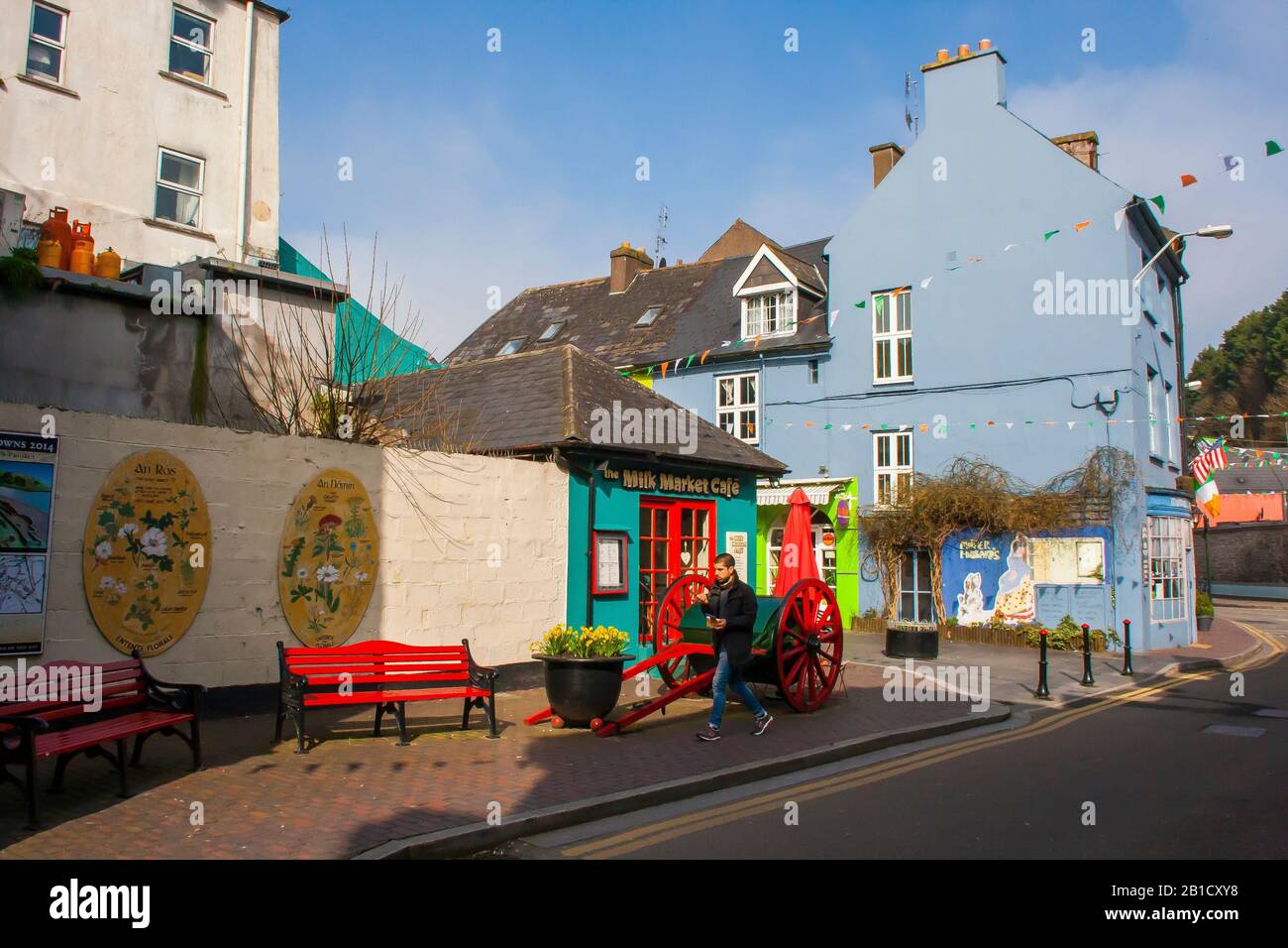 A street scene in kinsale hi-res stock photography and images - Alamy