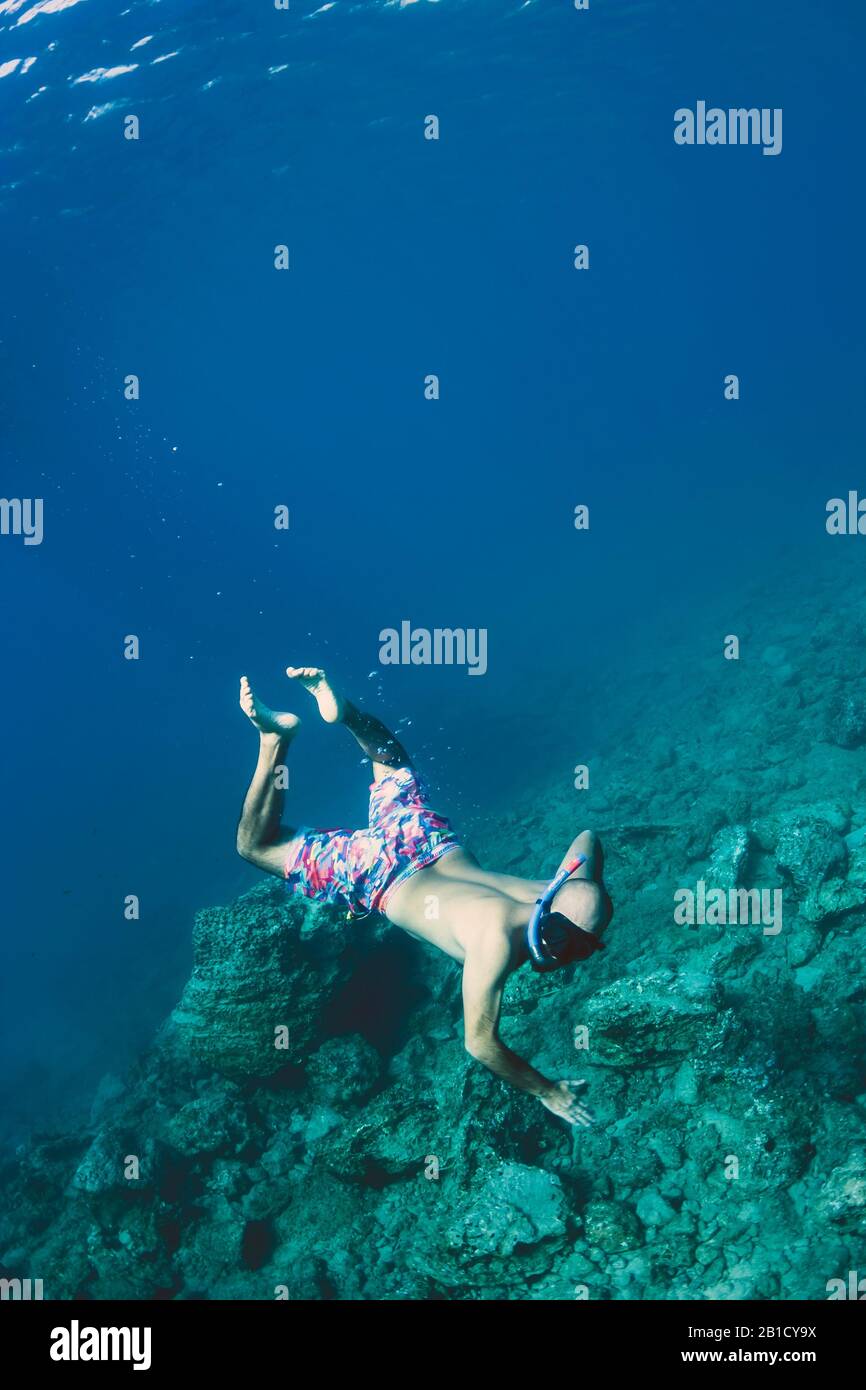 Man snorkeling underwater hi-res stock photography and images - Alamy