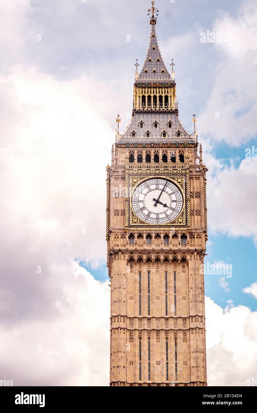 Most recognizable landmark in London - Queen Elizabeth Tower (Big Ben ...