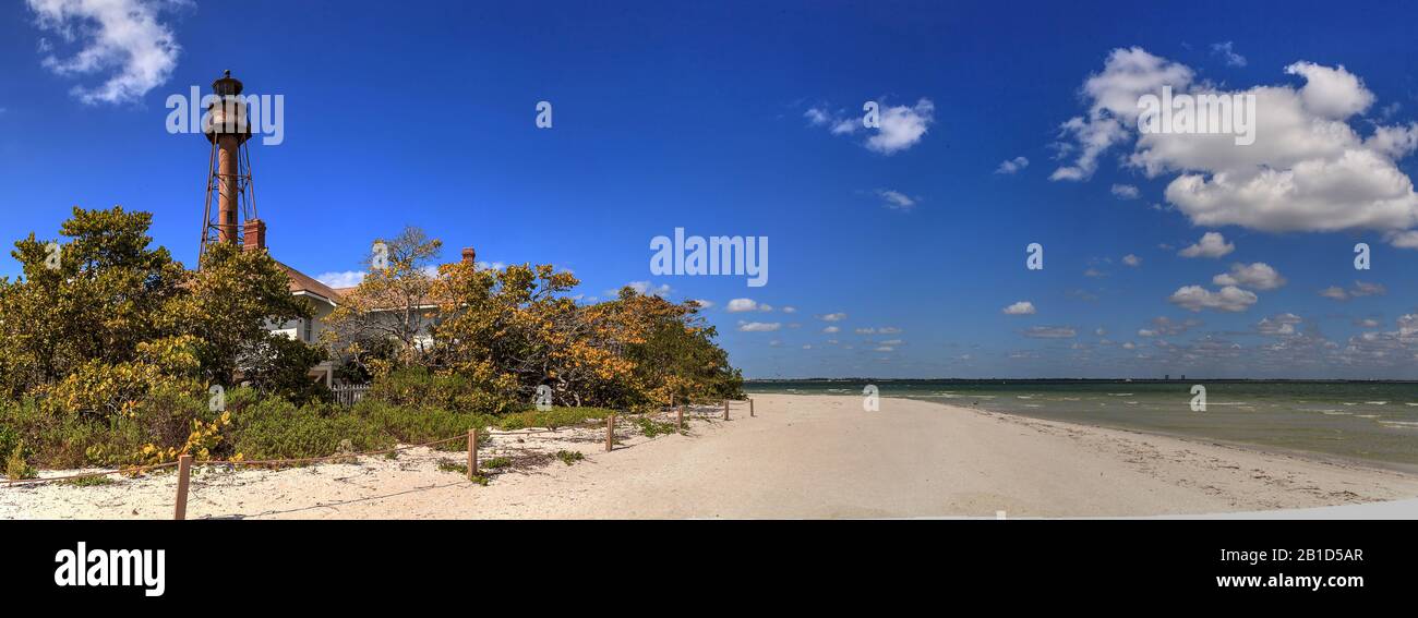 White sand leading to the Lighthouse at Lighthouse Beach Park in ...