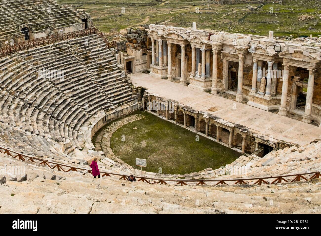 Ancient roman column stands hi-res stock photography and images - Alamy
