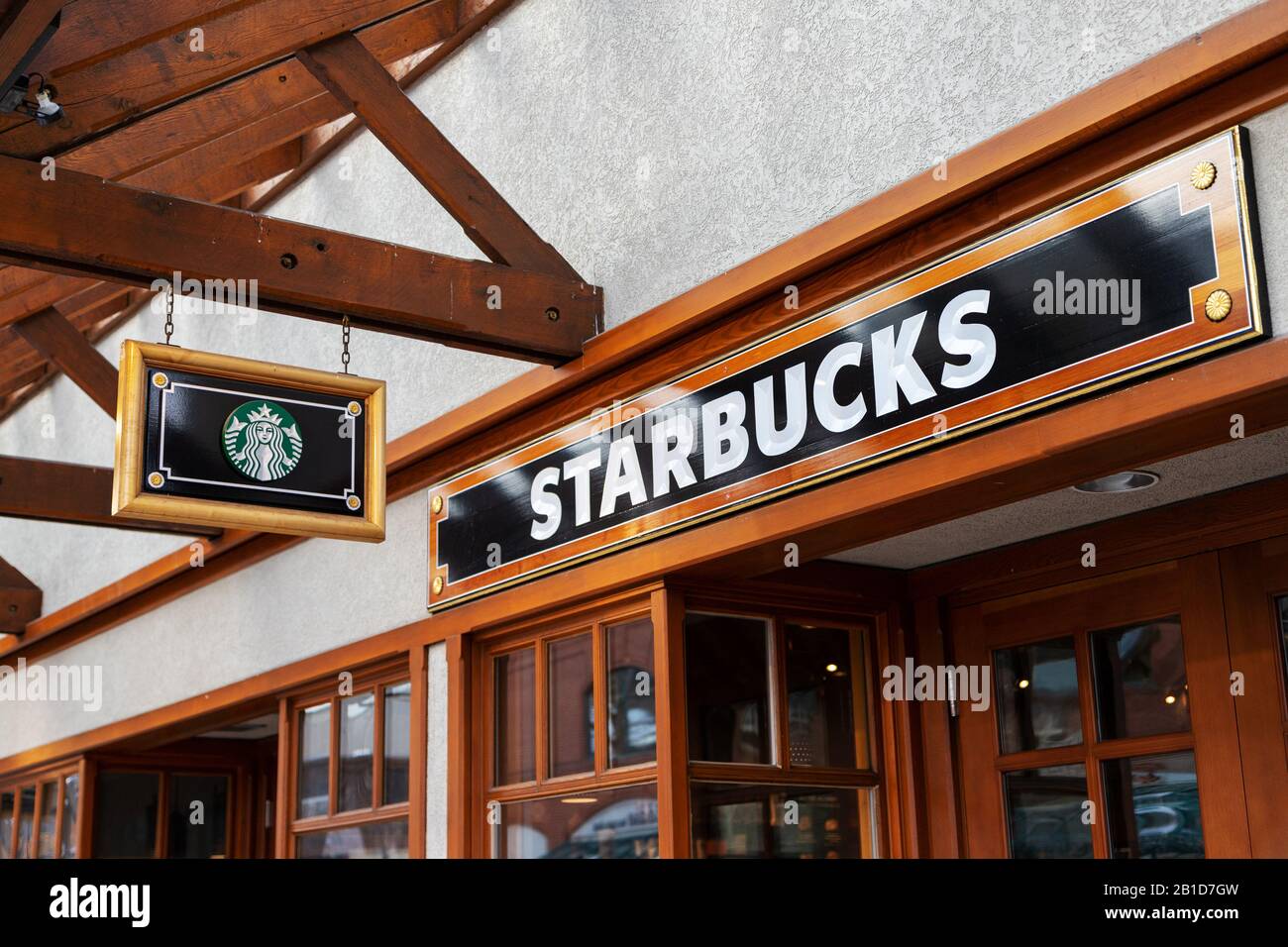 Starbucks sign hi-res stock photography and images - Alamy