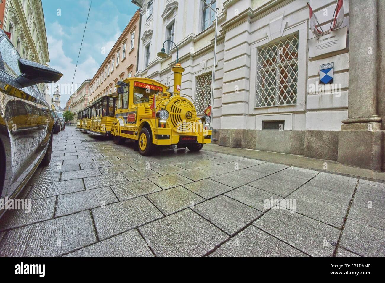 The yellow train hi-res stock photography and images - Alamy