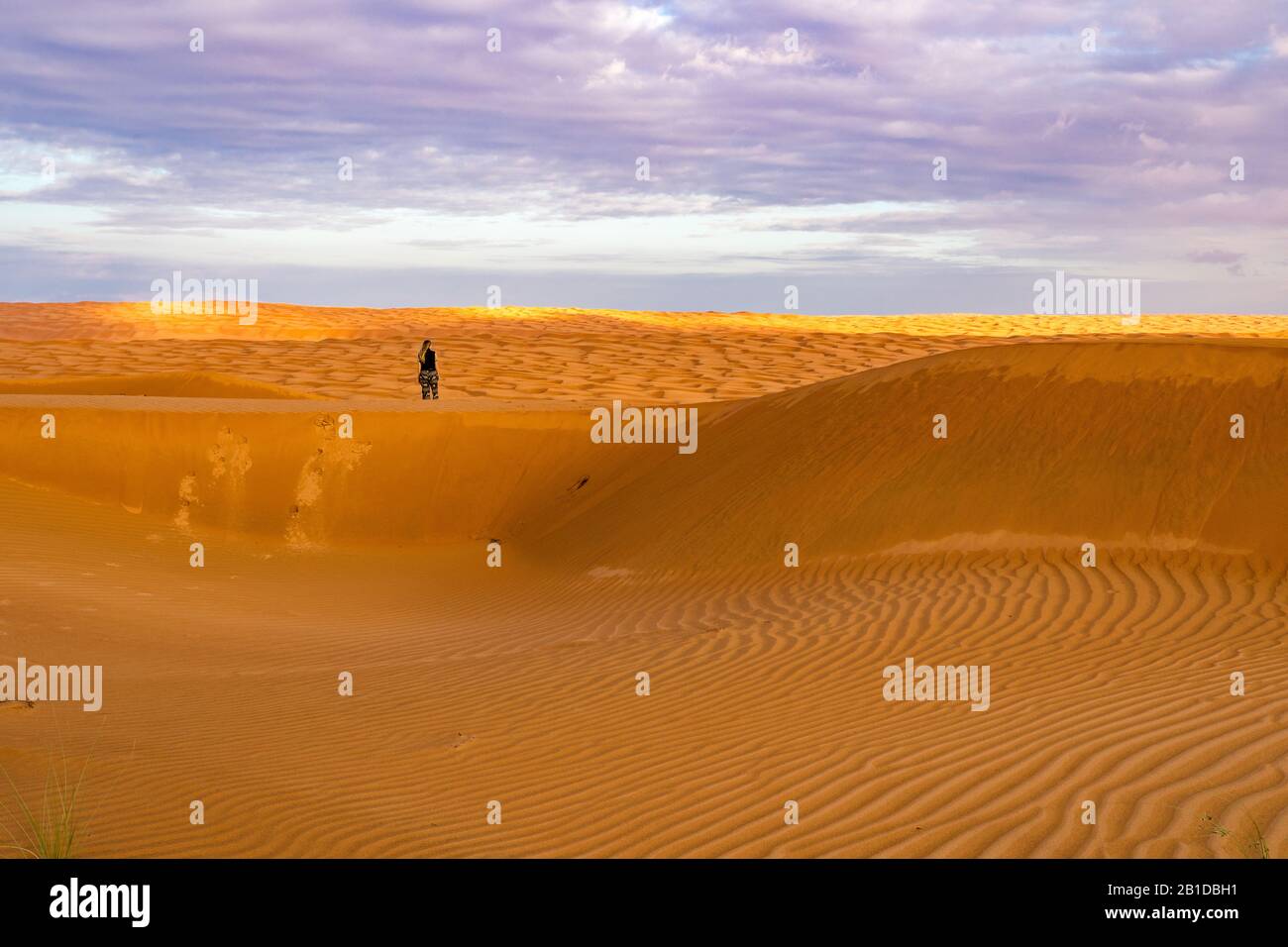 Nizwa oman desert sands hi-res stock photography and images - Alamy