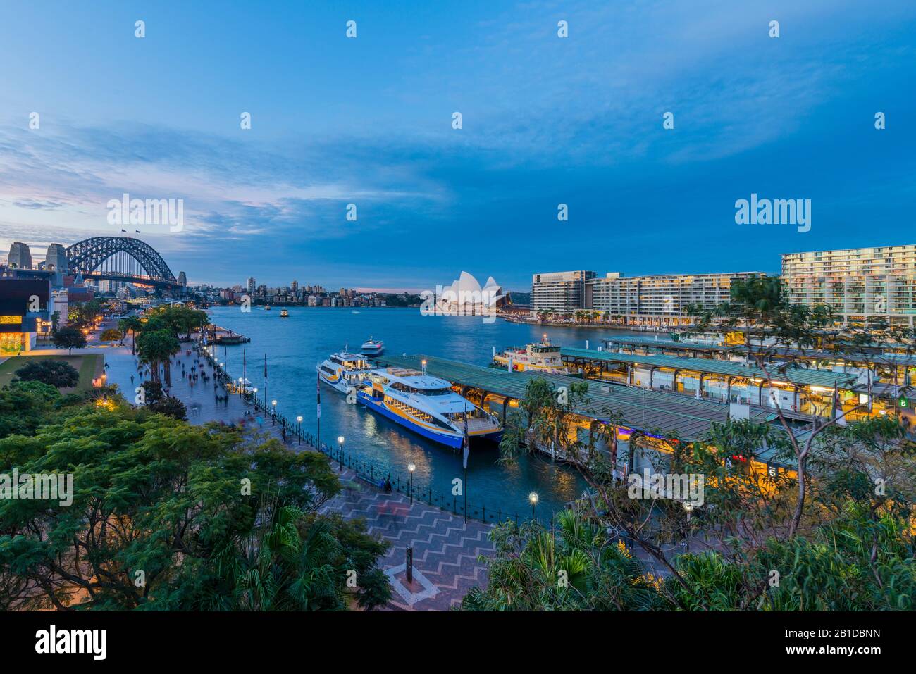Harbour bridge circular quay hi-res stock photography and images - Alamy