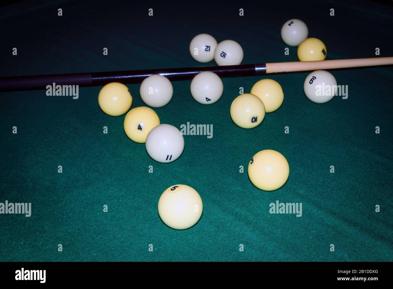 Setting up billiards table hi-res stock photography and images - Alamy