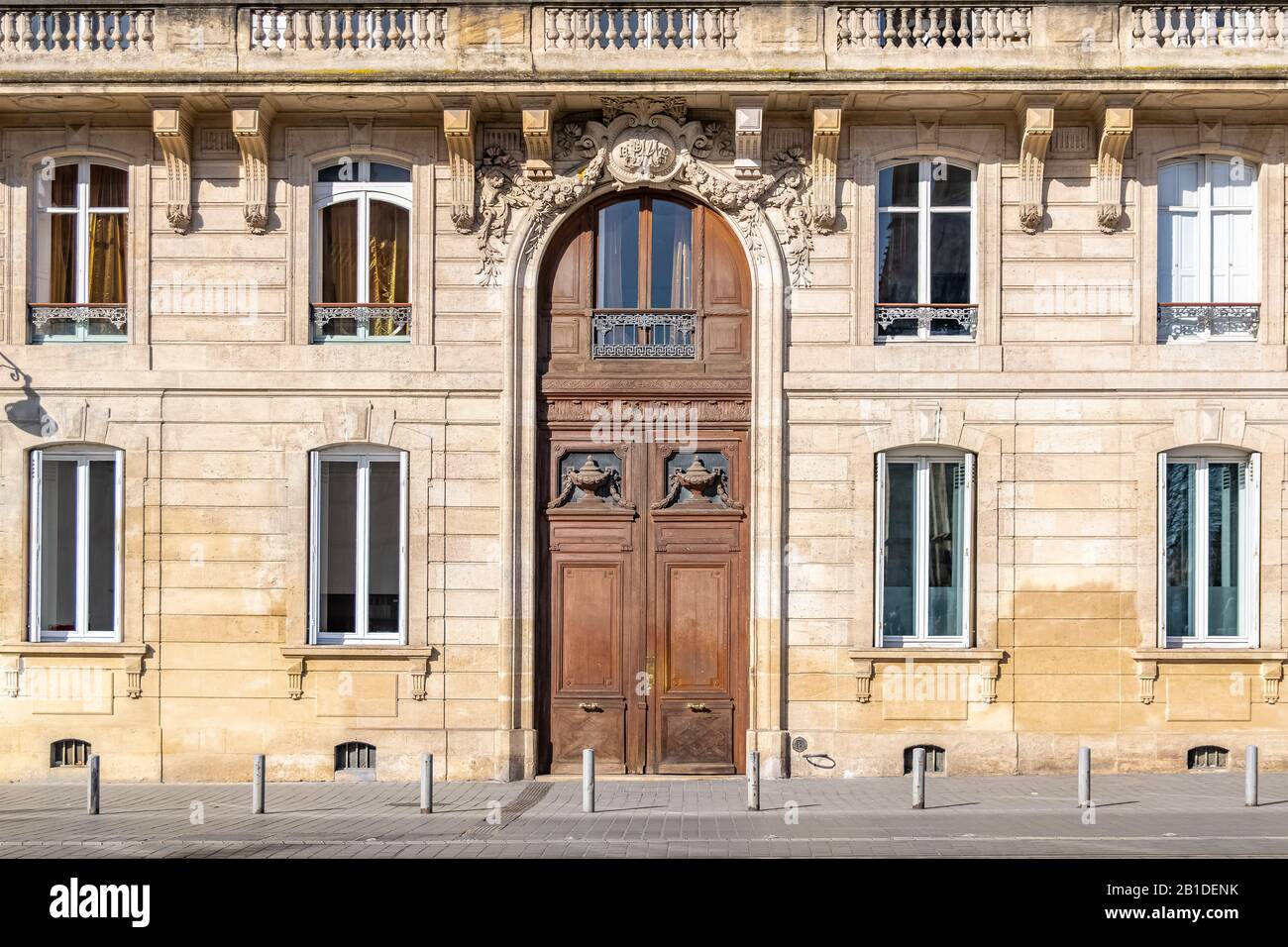 Bordeaux, beautiful french city, typical buildings in the center Stock ...
