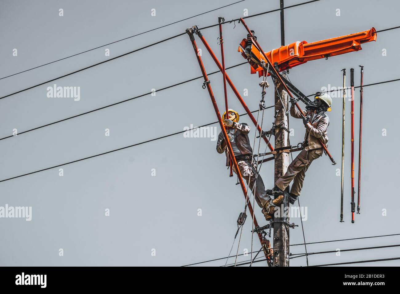 Lineman silhouette hi-res stock photography and images - Alamy