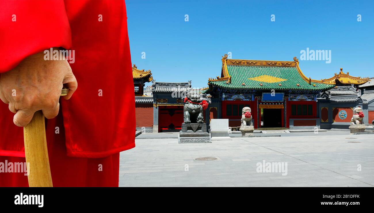 View of traditional chinese temple Stock Photo - Alamy