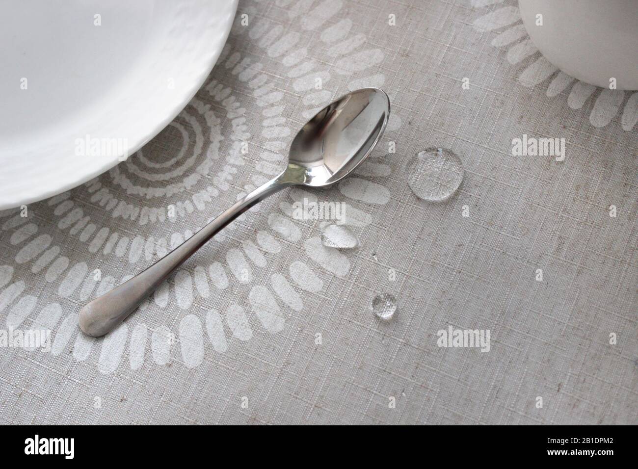Silver tablecloth hi-res stock photography and images - Alamy