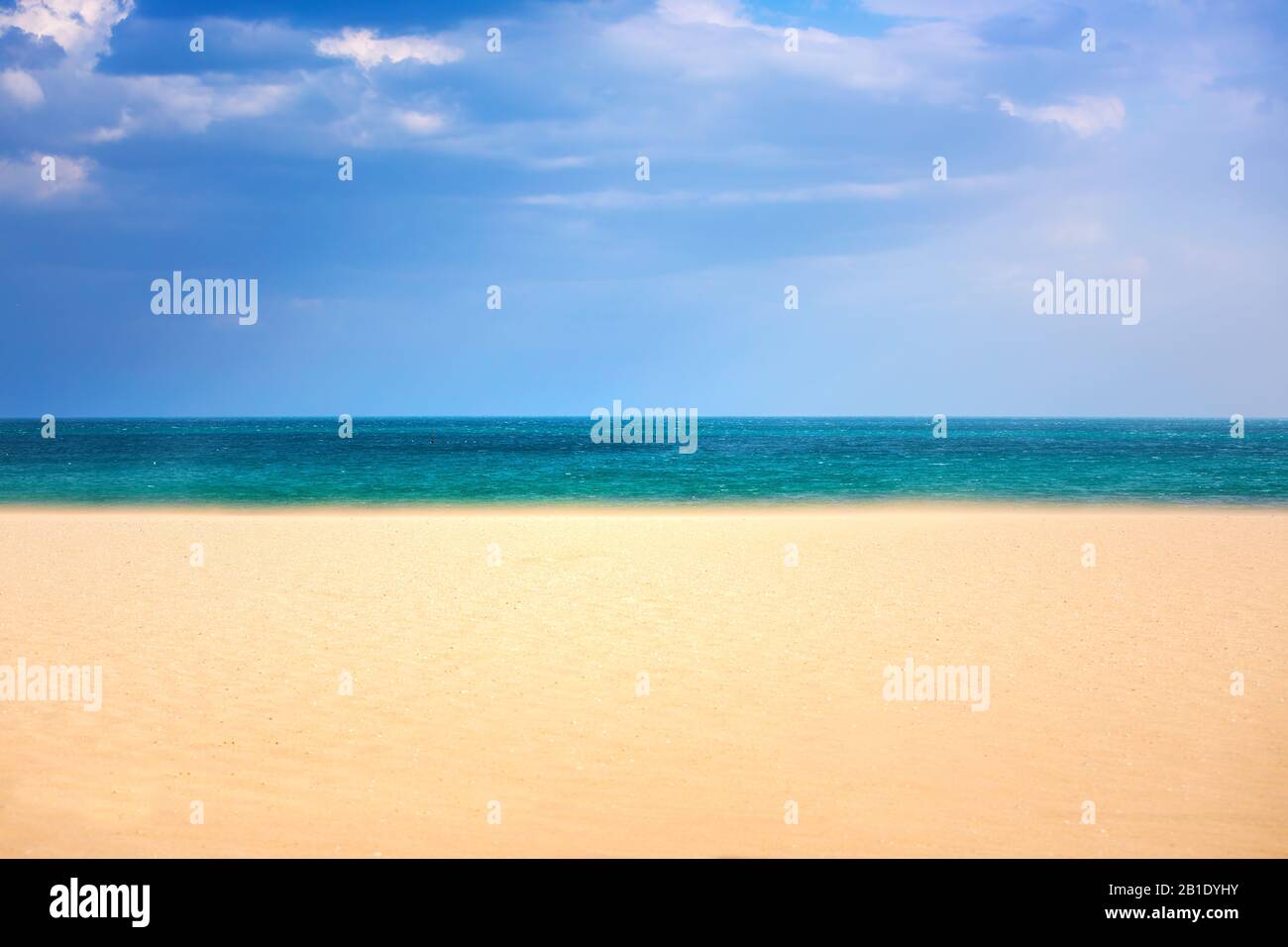 Landscape ocean cloudy sky background hi-res stock photography and ...