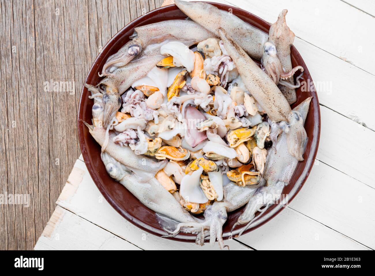 Squid calamari prawn hi-res stock photography and images - Alamy