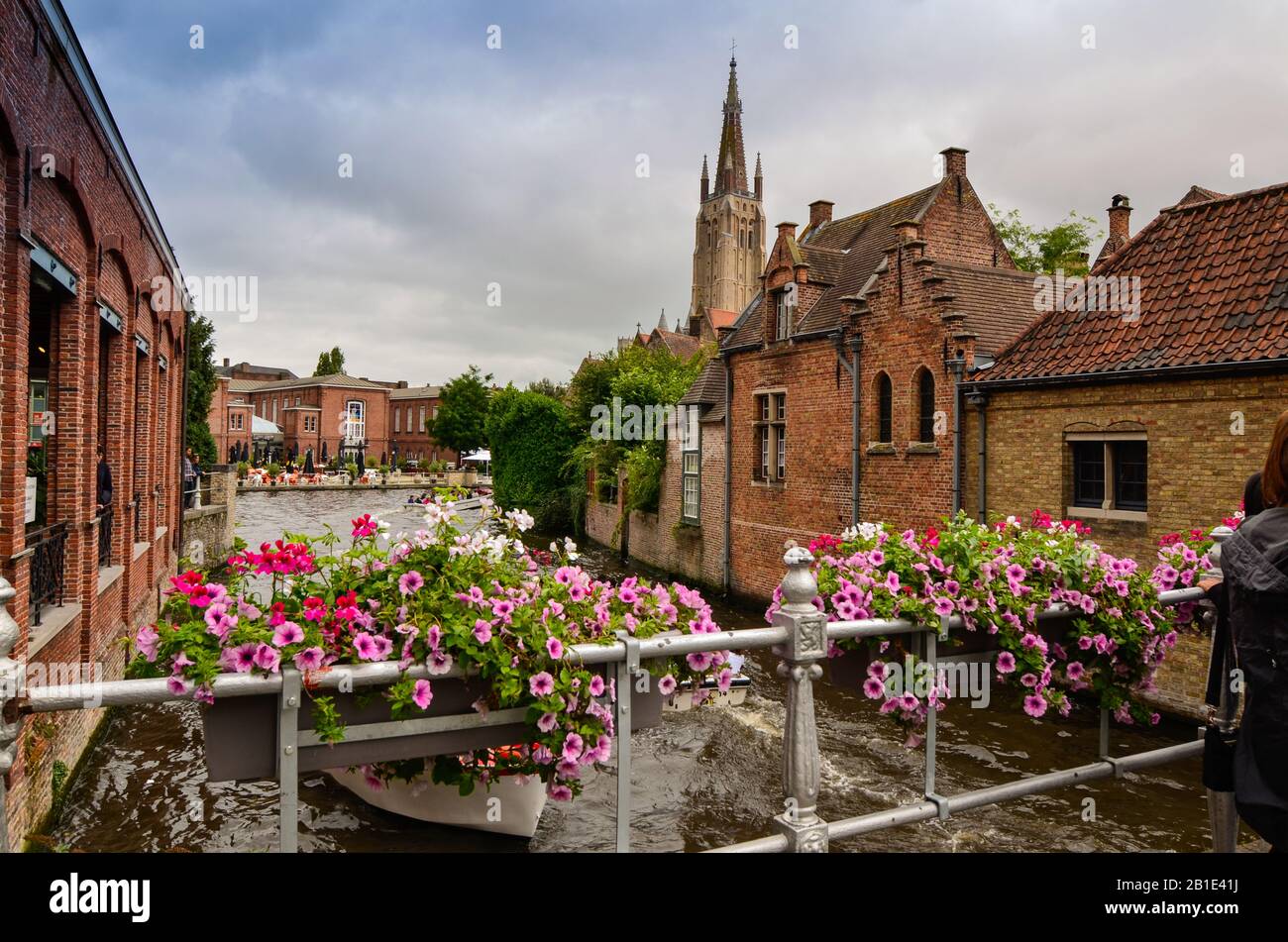 Beautiful bridges over canals hi-res stock photography and images - Alamy