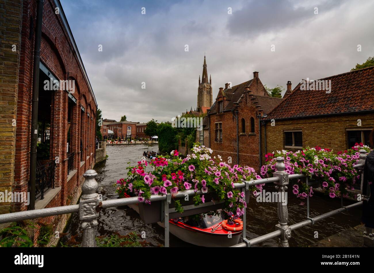 Beautiful bridges over canals hi-res stock photography and images - Alamy