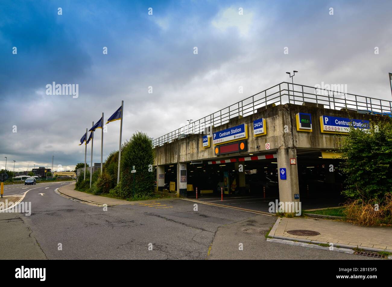 Interparking hi-res stock photography and images - Alamy