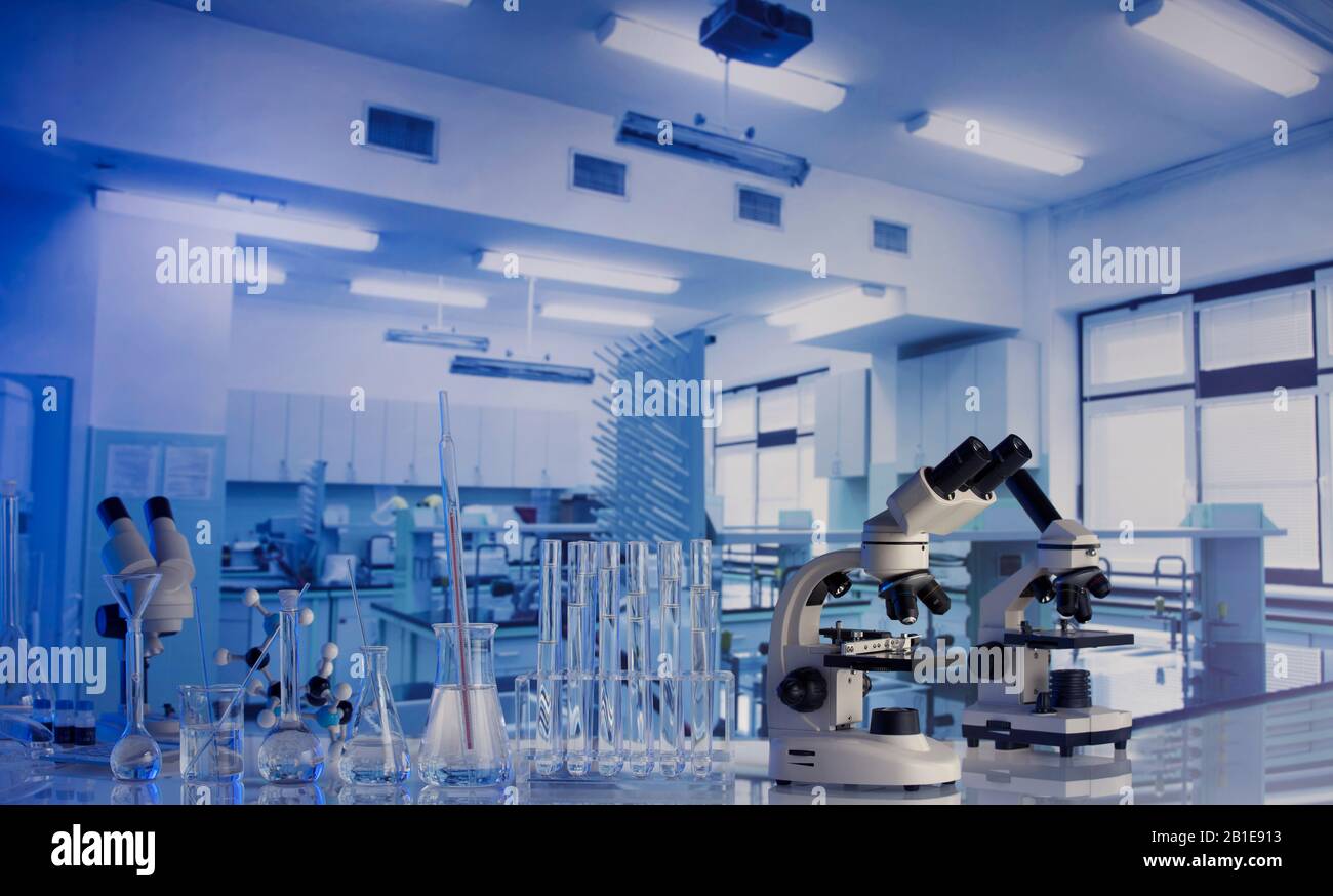 Clean glass microscope hi-res stock photography and images - Alamy