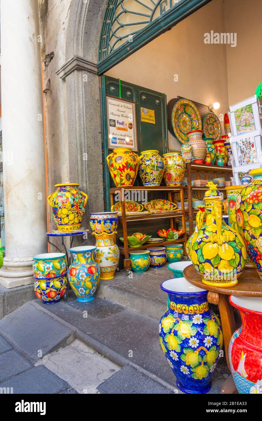 Ceramic gift hi-res stock photography and images - Alamy