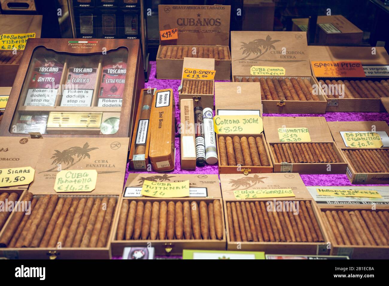 Cigarette Brands High Resolution Stock Photography and Images - Alamy