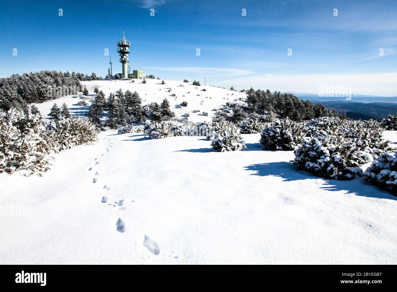 Snow on the crests of Grand Luberon, Vaucluse, Provence, France Stock ...