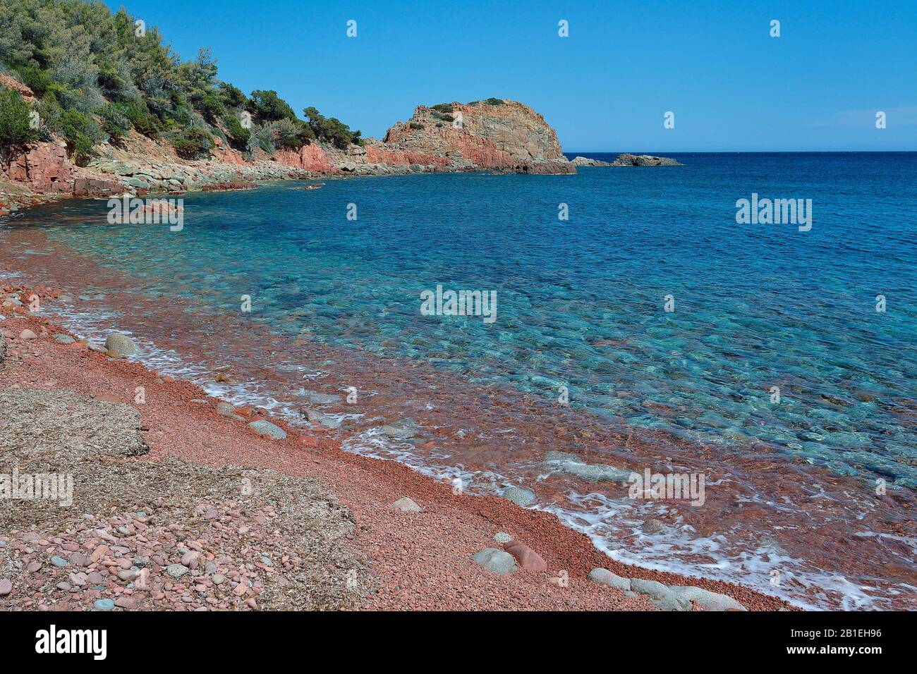 Pink pebble beach of Pinarellu, Corsica, France Stock Photo - Alamy