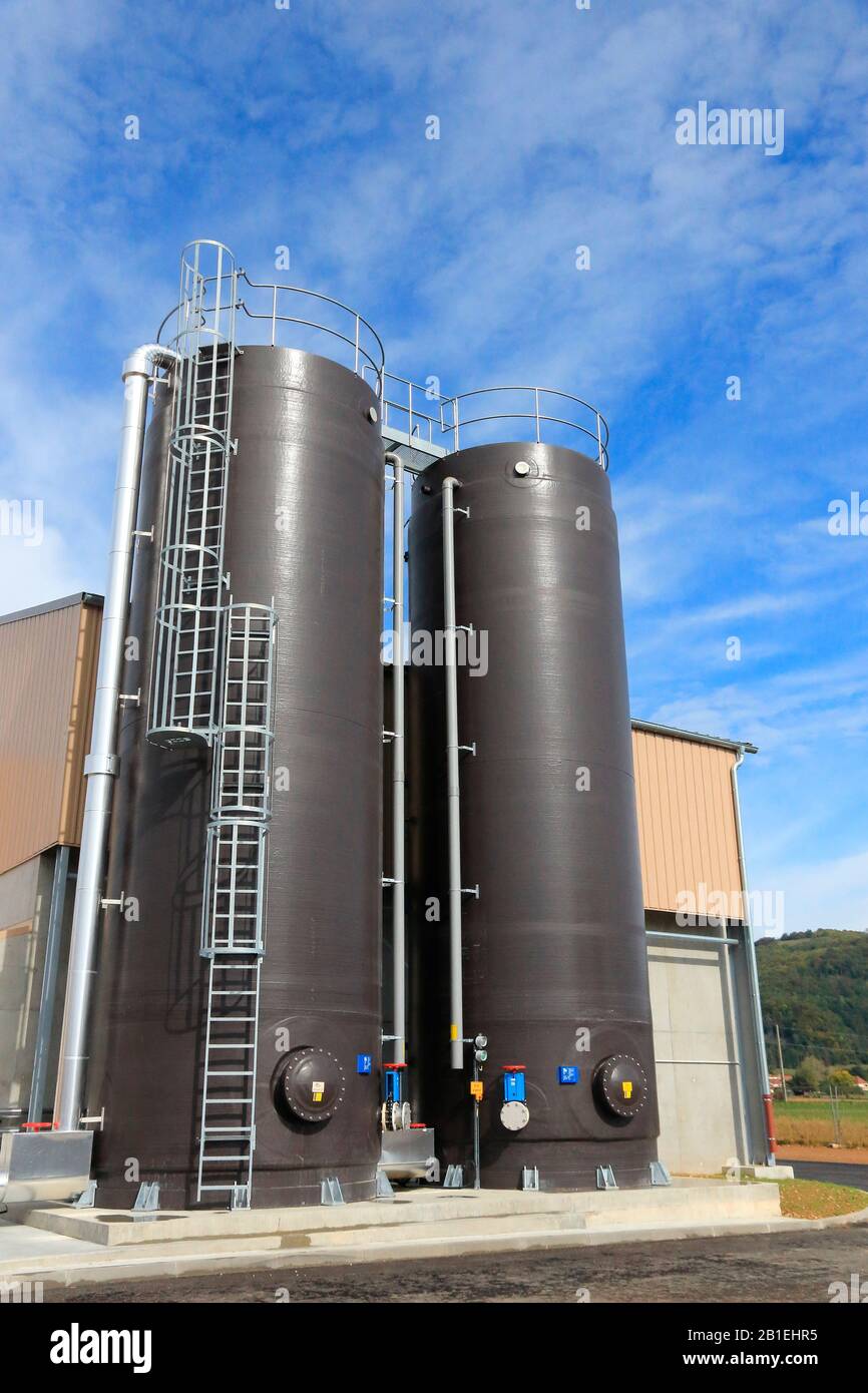 Renewable energy building hi-res stock photography and images - Alamy