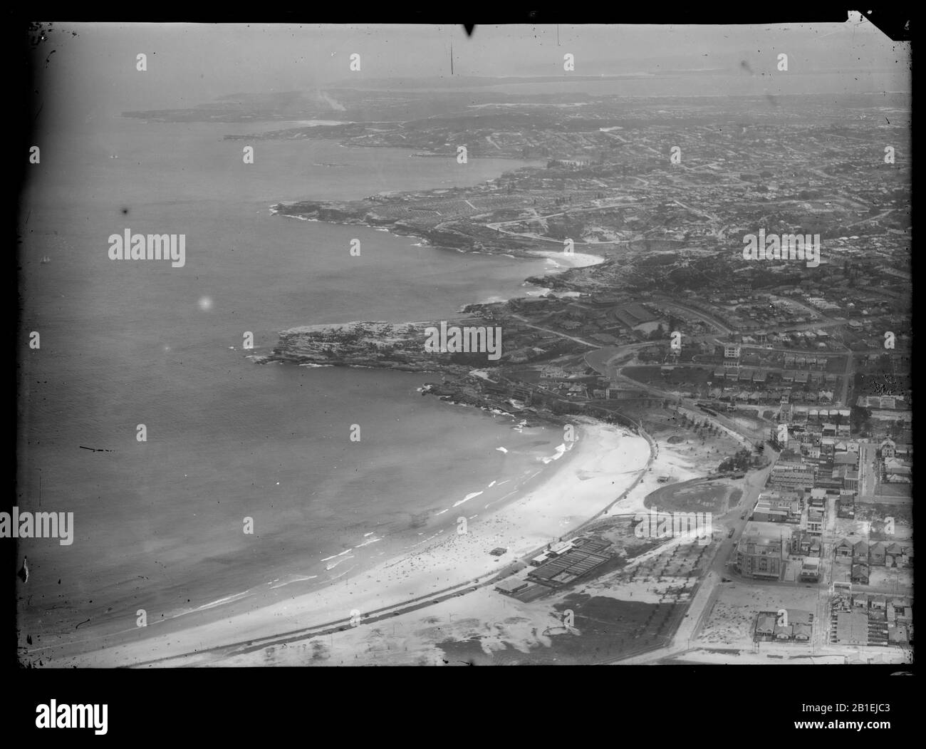 Beach bondi library hi-res stock photography and images - Alamy
