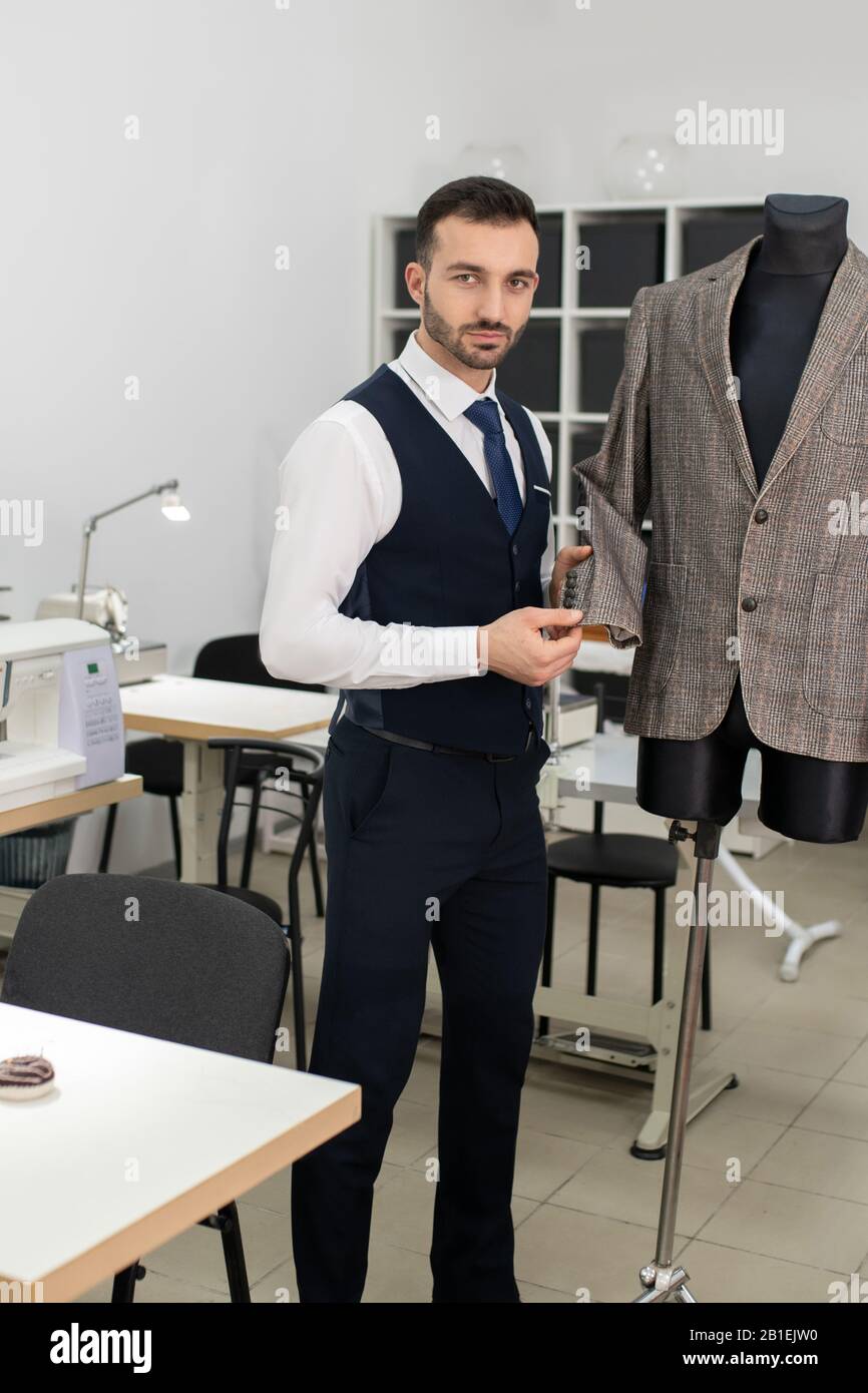 Tailor sewing jacket machine hi-res stock photography and images - Alamy