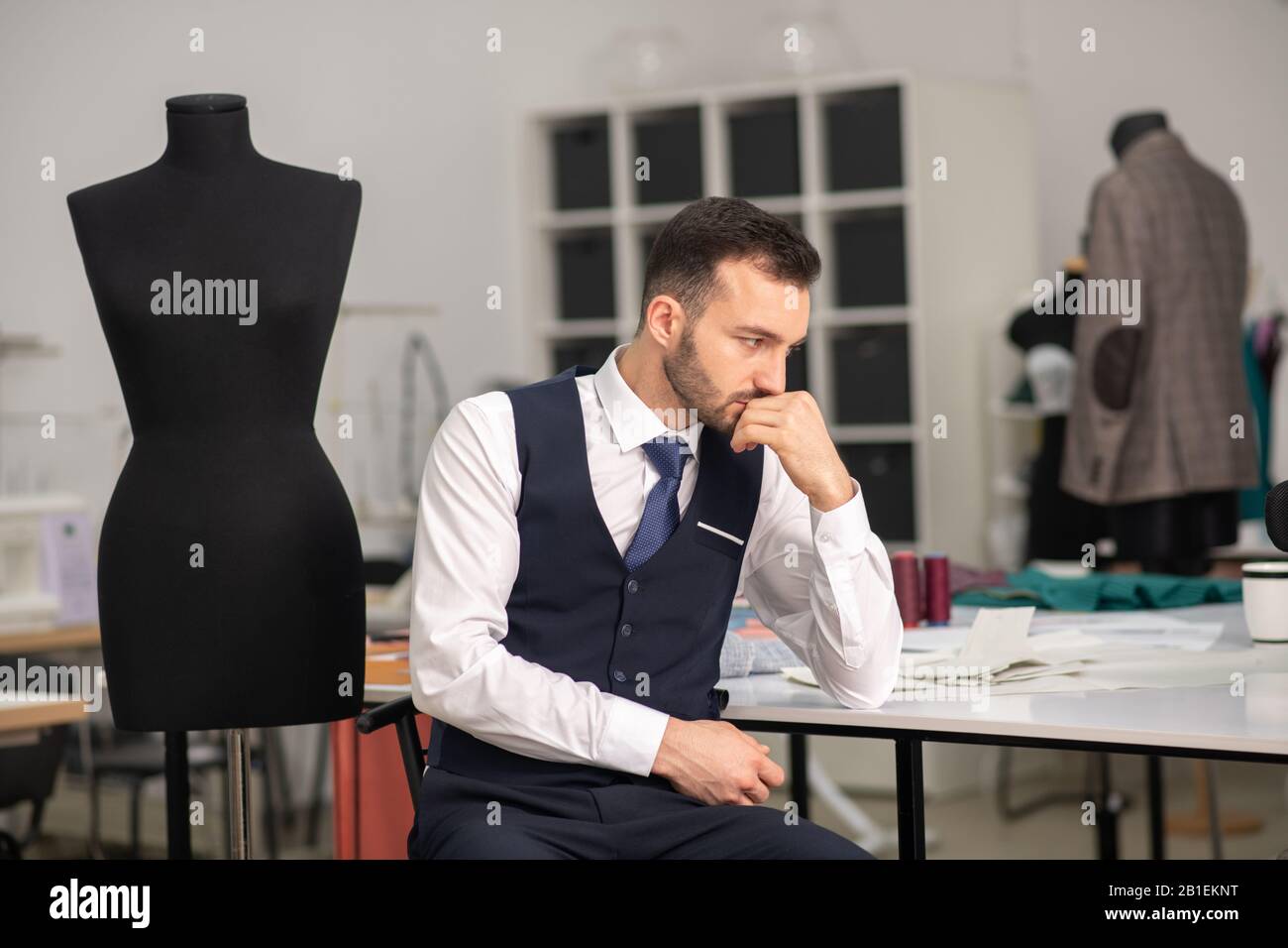 Hand propping hi-res stock photography and images - Alamy