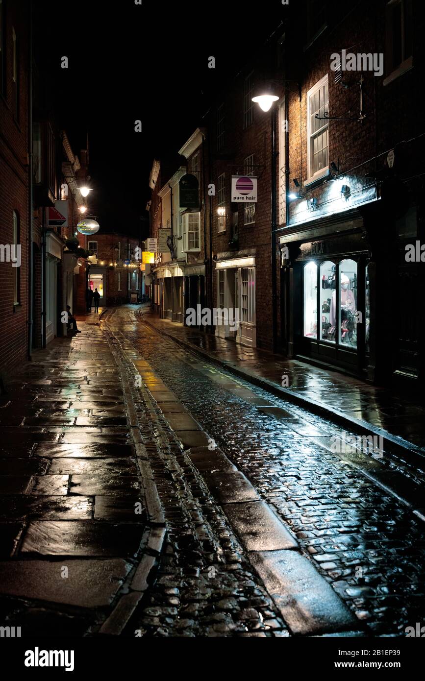Medieval british alley hi-res stock photography and images - Alamy