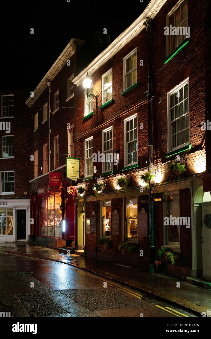 Historical yorkshire buildings hi-res stock photography and images - Alamy