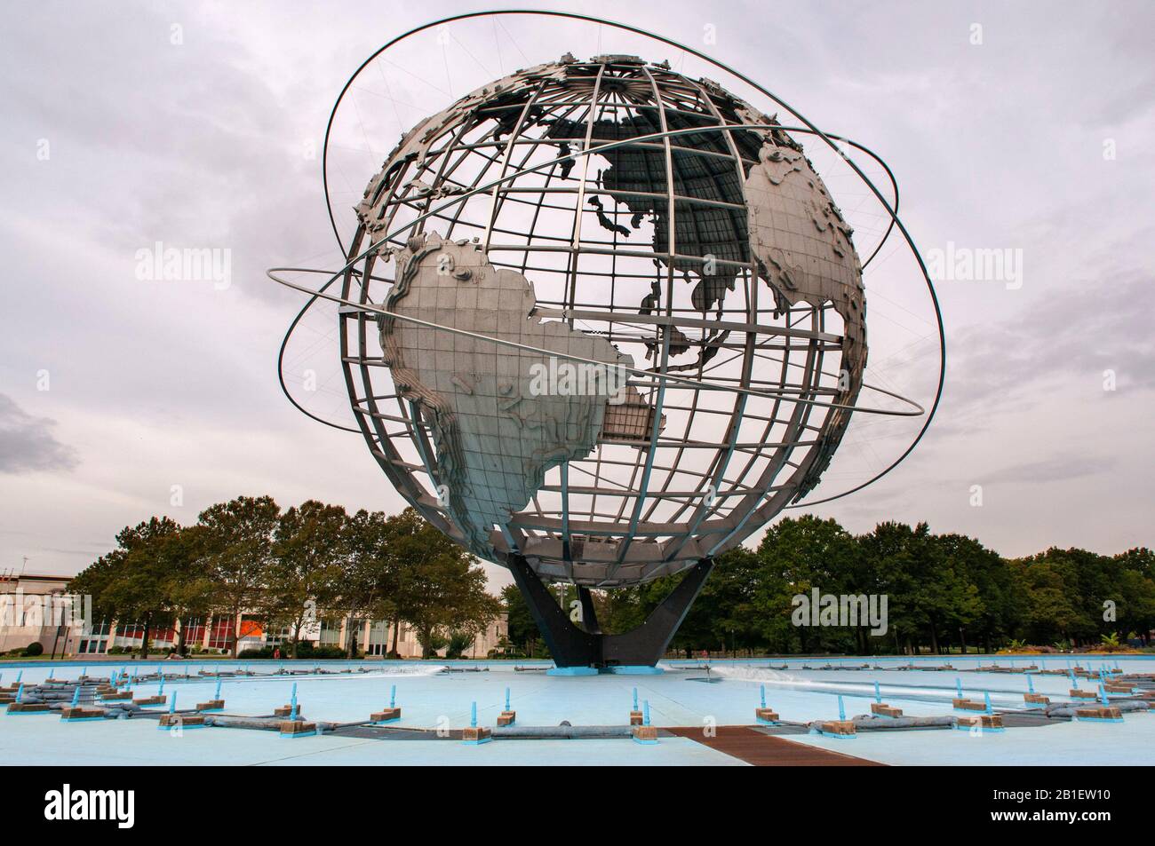 Queens shopping park hi-res stock photography and images - Alamy
