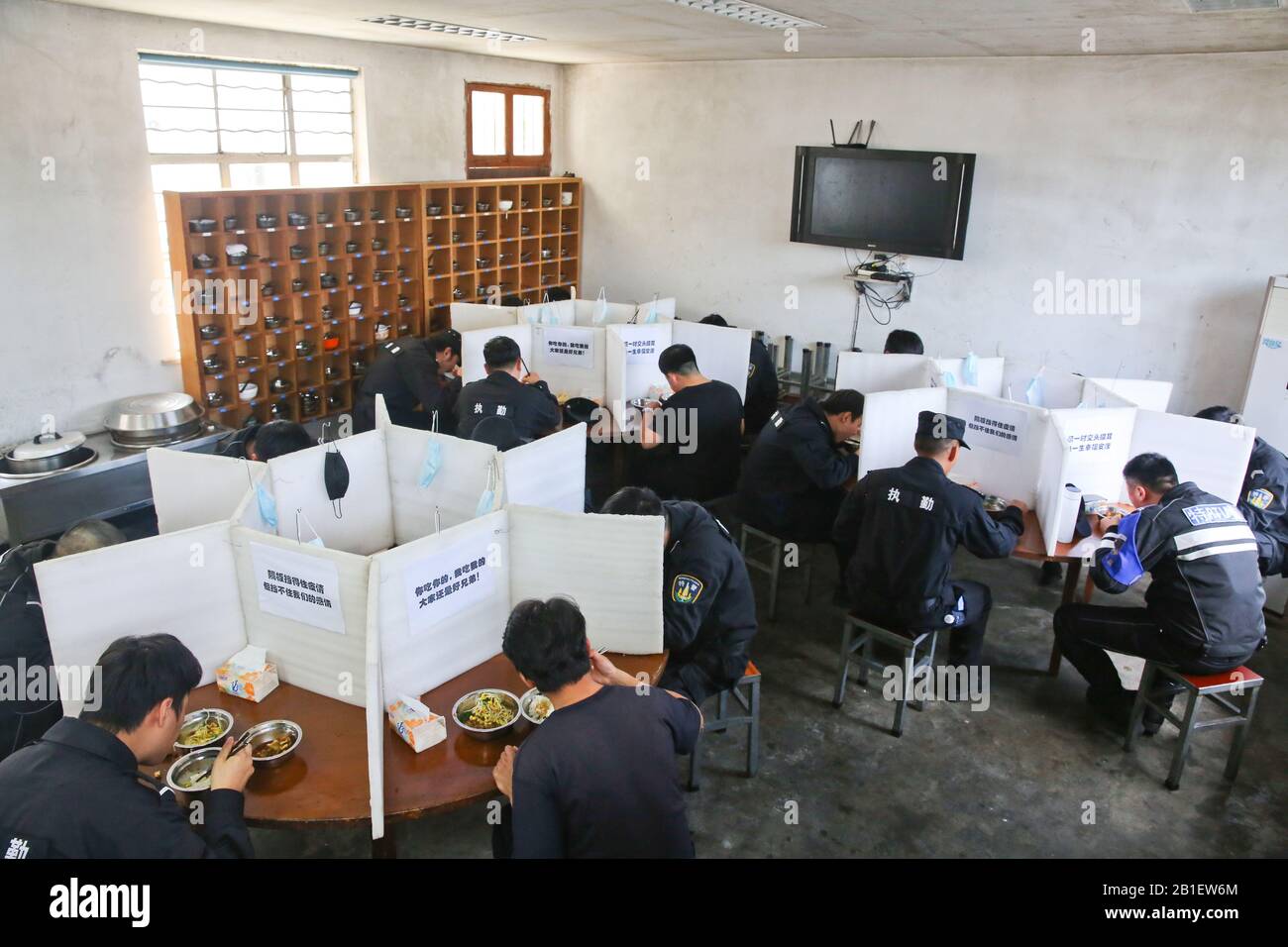 Police officers eat lunch hi-res stock photography and images - Alamy