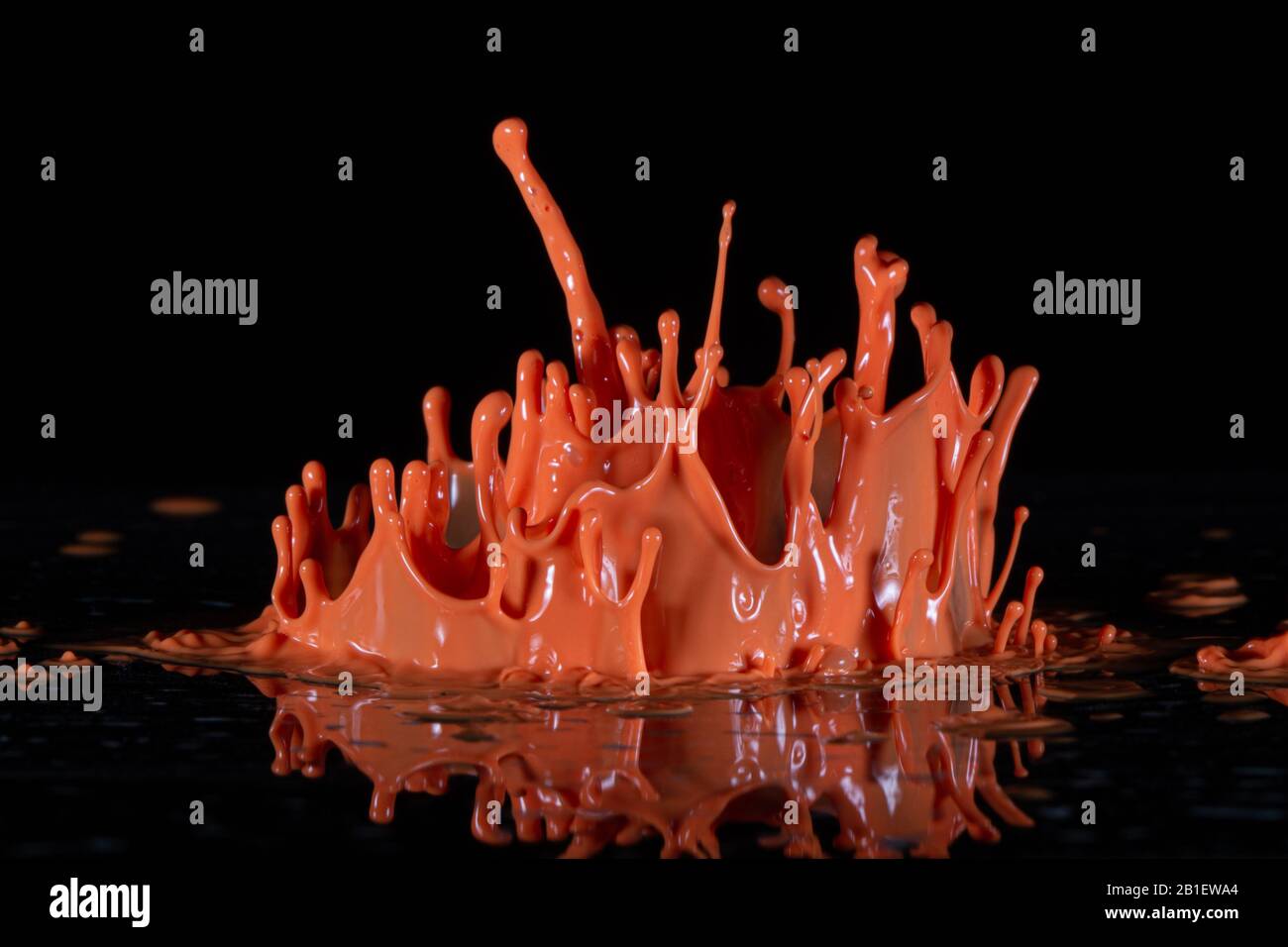 Orange juice splash on black hi-res stock photography and images - Alamy