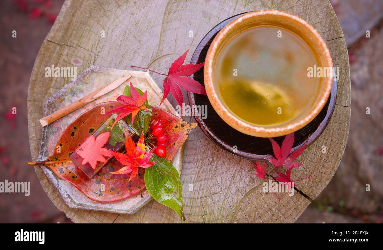 Red japanese tea house hi-res stock photography and images - Alamy