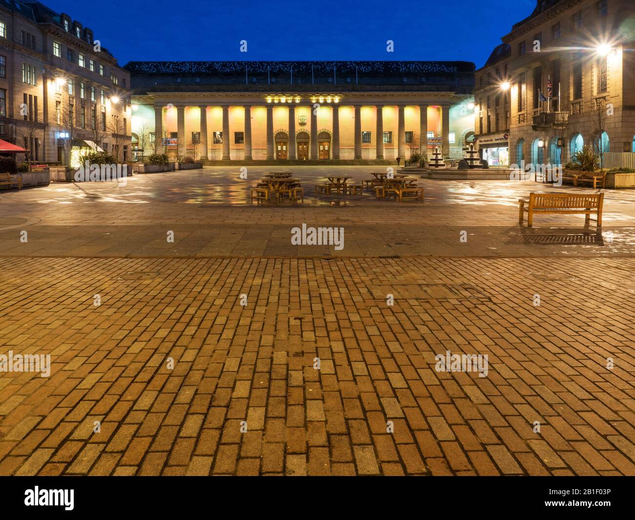 Caird hall concert venue dundee hi-res stock photography and images - Alamy