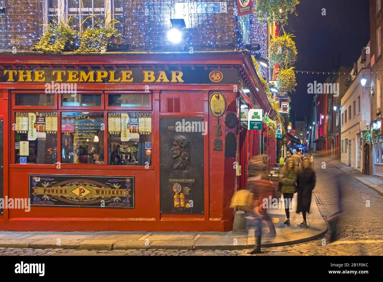 Ireland, Dublin, Temple Bar nightlife area, the Temple Bar pub Photo ...