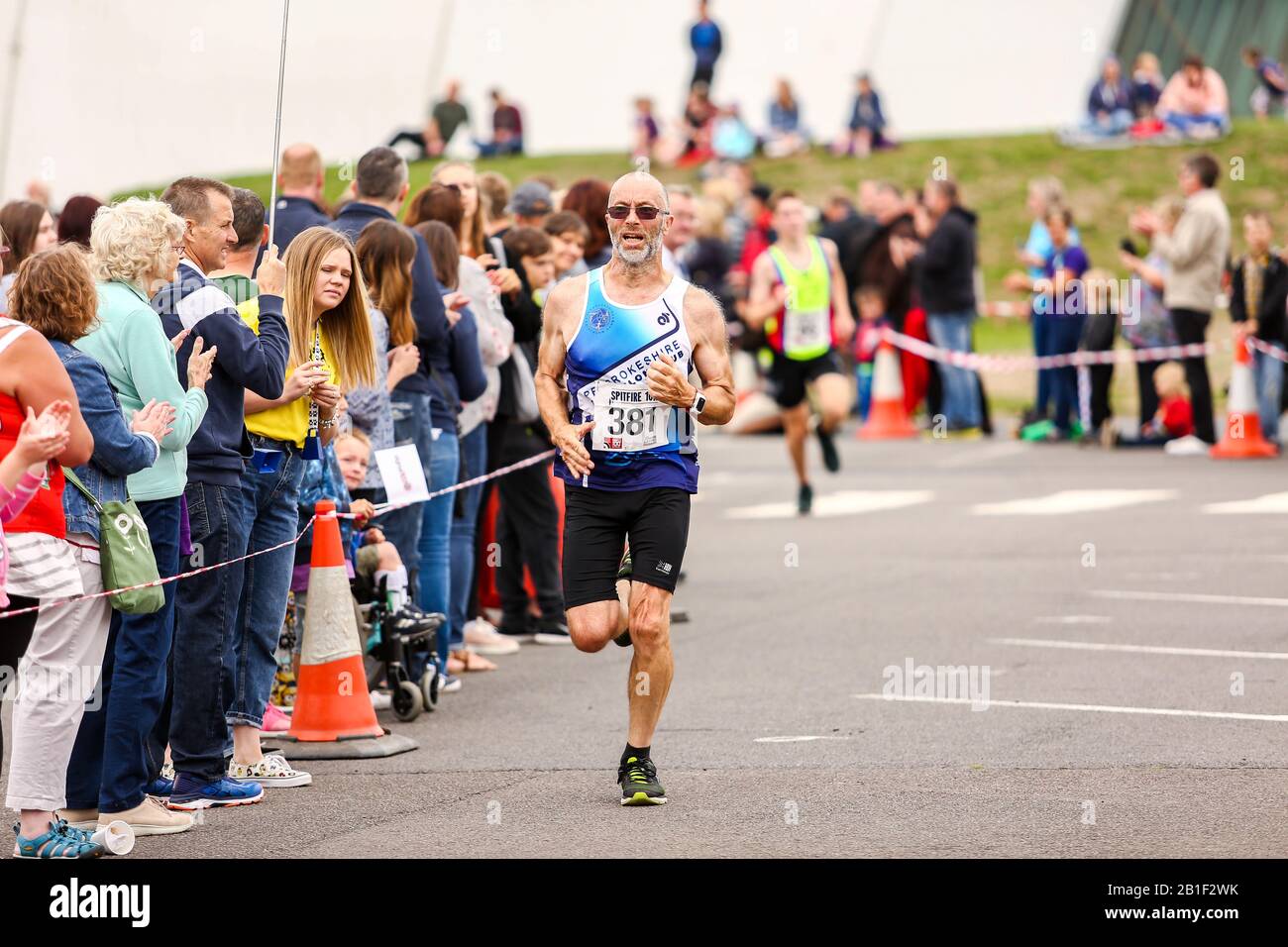 20k run photos hi-res stock photography and images - Alamy