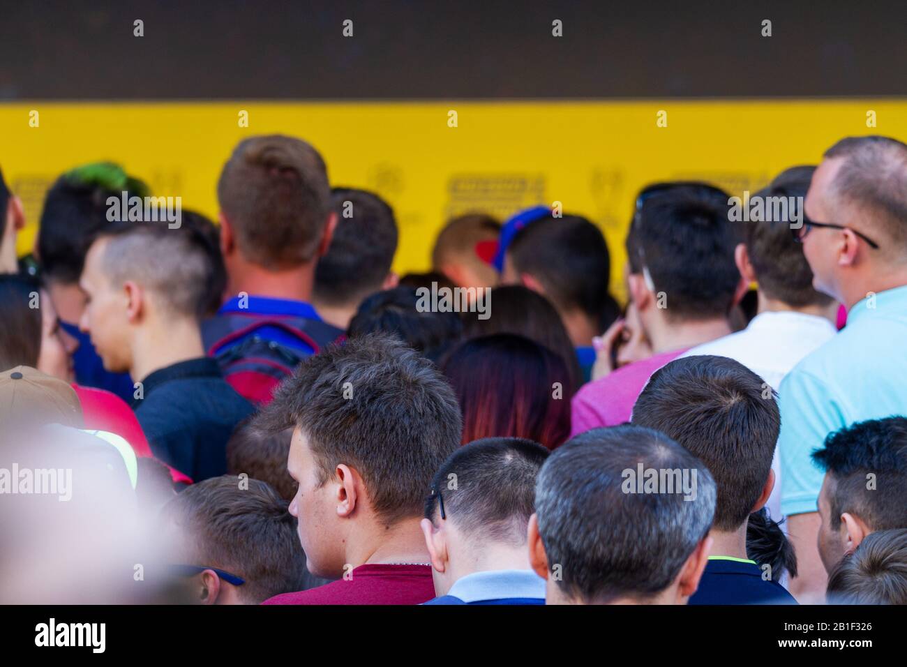 Crowd waiting for concert hi-res stock photography and images - Alamy